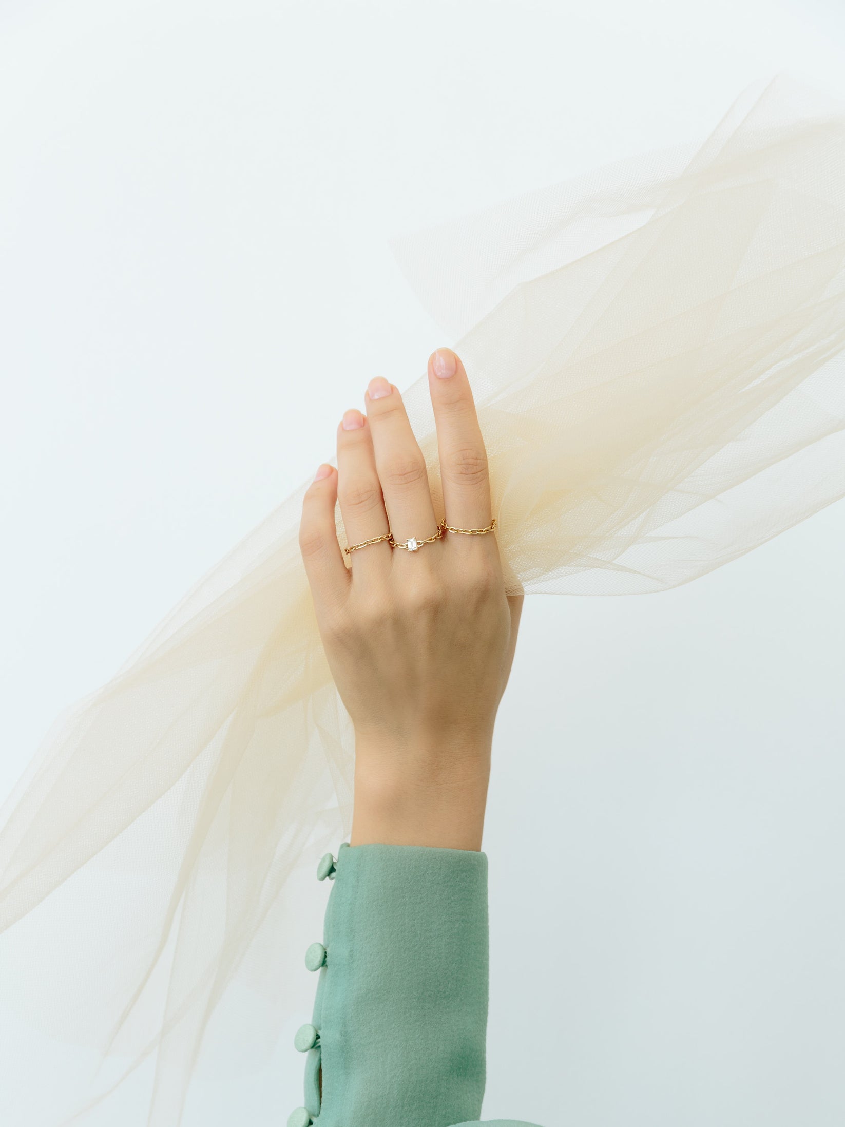 Doublemoss Jewelry - Catena chain ring with natural diamond